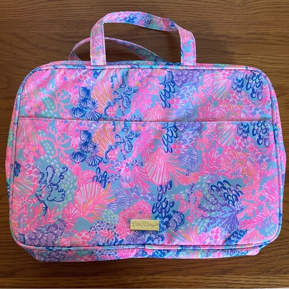 Lilly Pulitzer | Bags | Lilly Pulitzer Makeup Case Splendor In The Sand ...